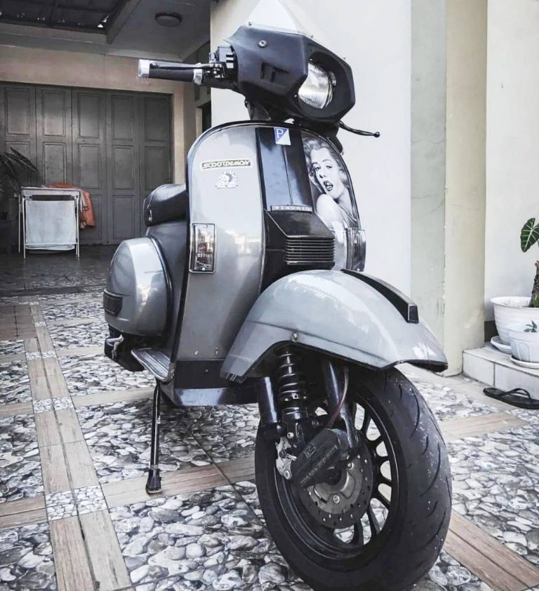 Grey Vespa Excel T5 custom modified with Vespa Sprint wheel Order Vespa – Vespa PX