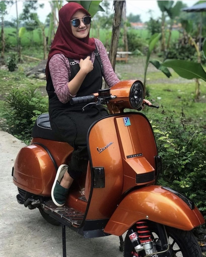 Orange Vespa PX custom modified Order Vespa genuine wheel from official dealer – Vespa PX